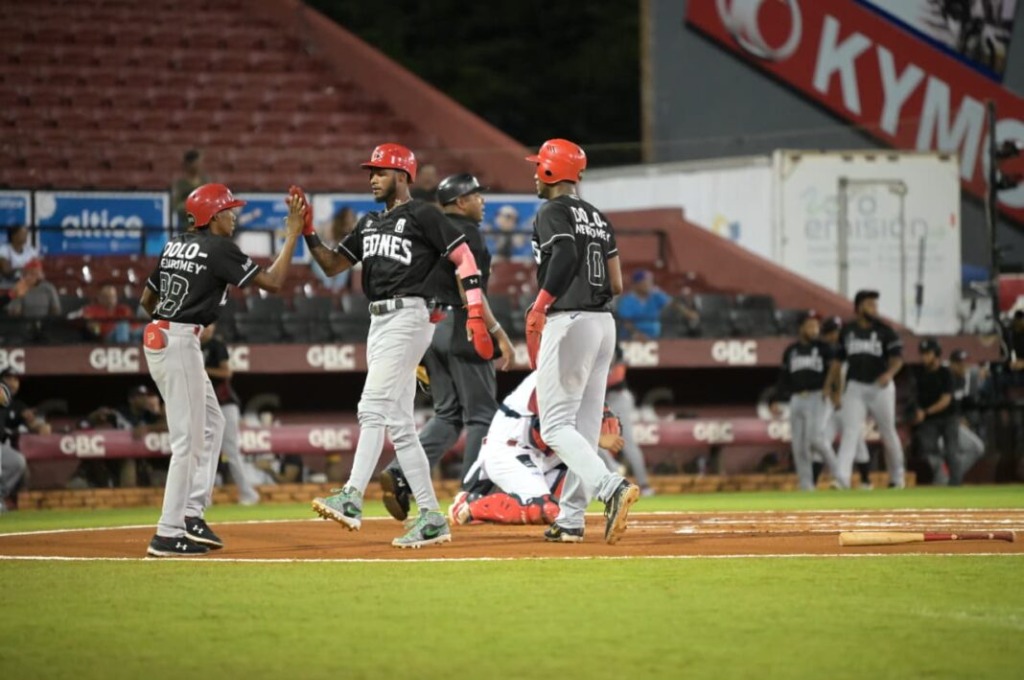 Leones del Escogido a un paso de la final en LIDOM y se intensifica la ...